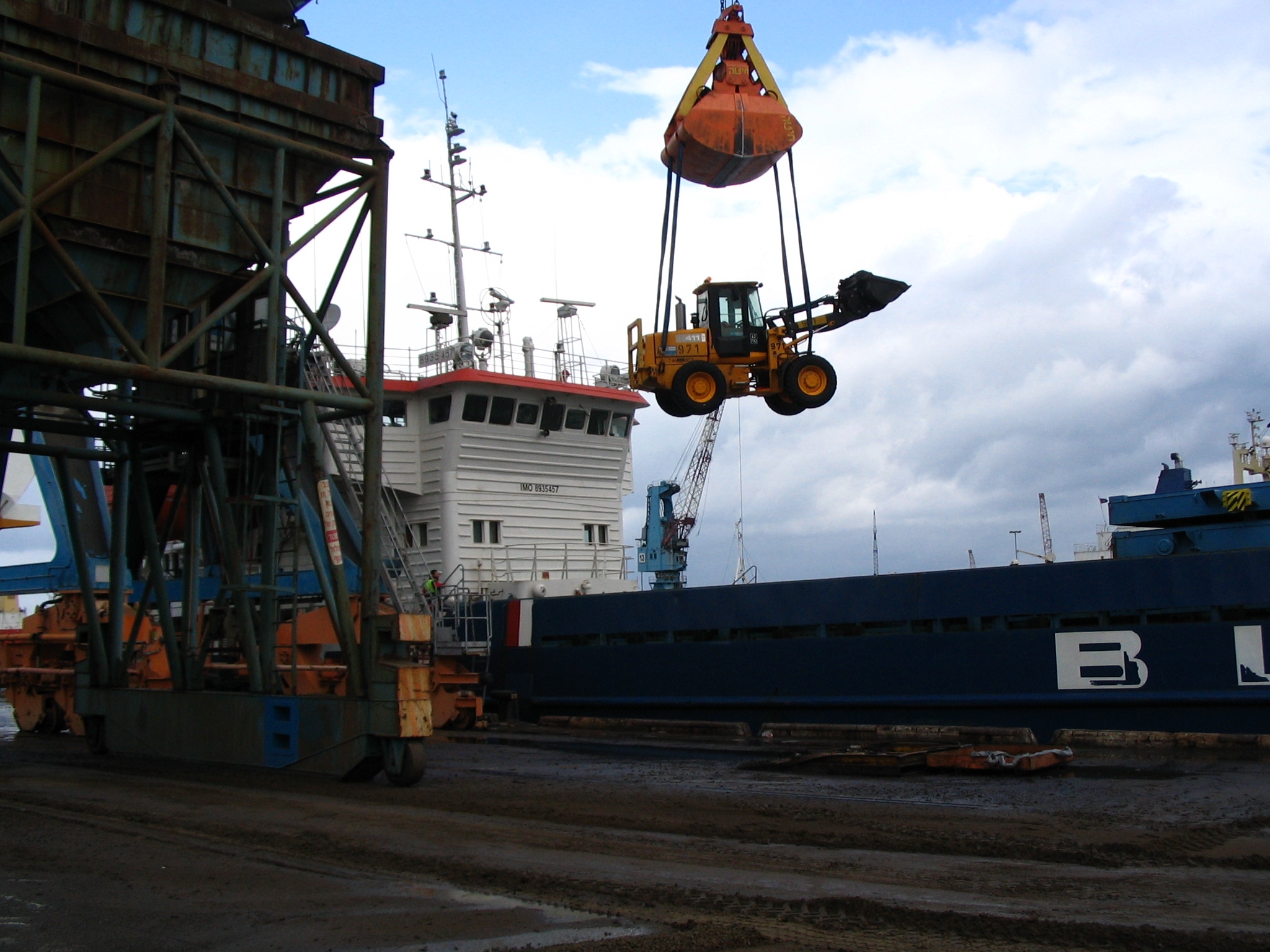 ייבוא ושיווק חומרי גלם - ADM Israel - א.ד.מ. מרכזי תעשיות